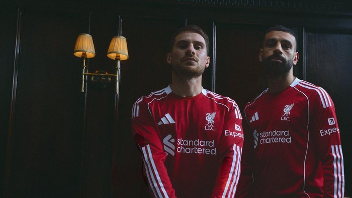 "Seragam Perang Liverpool, Apakah Ini Awal Reinkarnasi Tim Merah ...